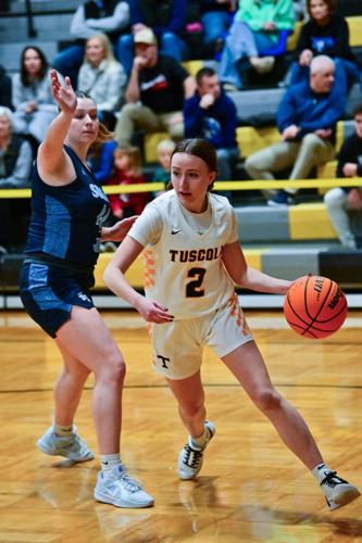 Tuscola girls basketball can't overcome slow start in home opener ...