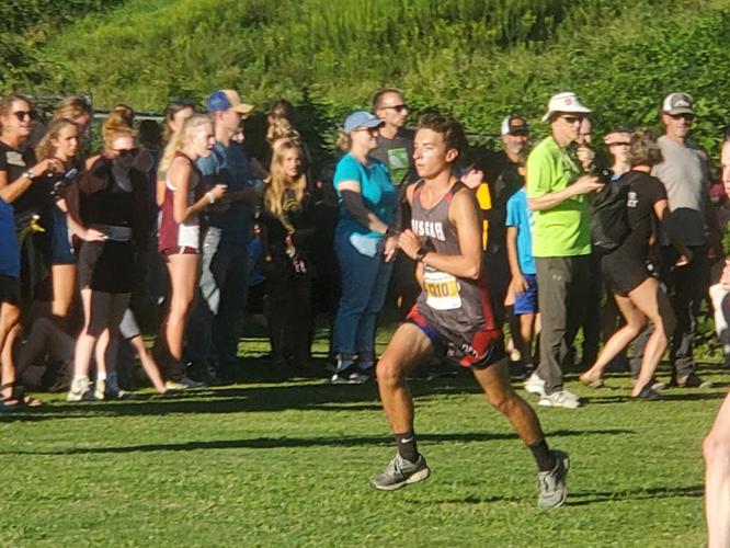 Cross country runners clash | Sports | themountaineer.com