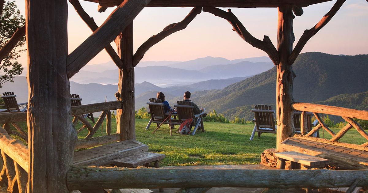 The Swag inn named ‘Most Romantic’ | Honors | themountaineer.com