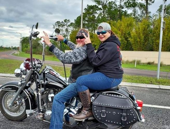 Veterans' tribute: Placing a wreath on her own son's grave ...