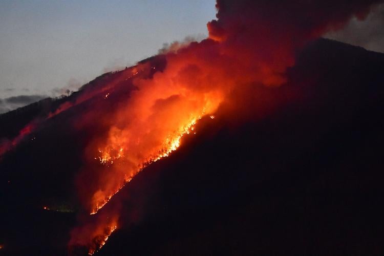 Eyewitness reports: Sheepback fire burning in Maggie started from brush ...