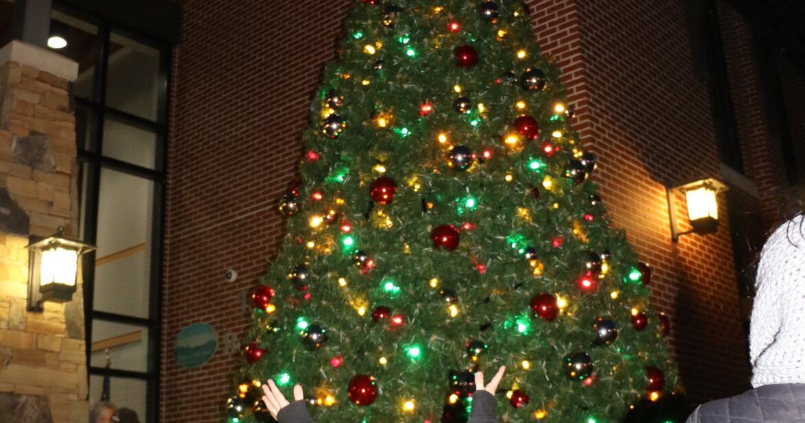 Waynesville town tree-lighting ushers in new tradition | Life ...