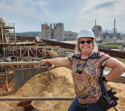 Atta girl! Women hold their own to keep the mill humming | # ...