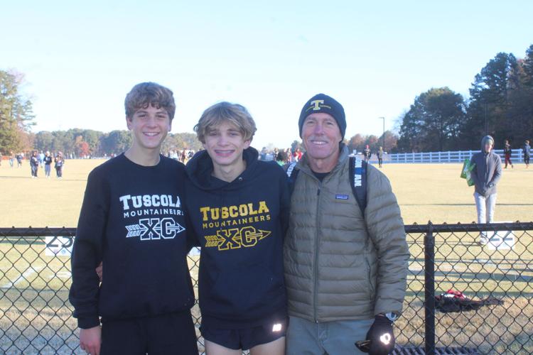 Runners put their best foot forward at cross country state ...