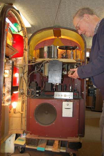 Jukebox repair opens door to the past | News | themountaineer.com