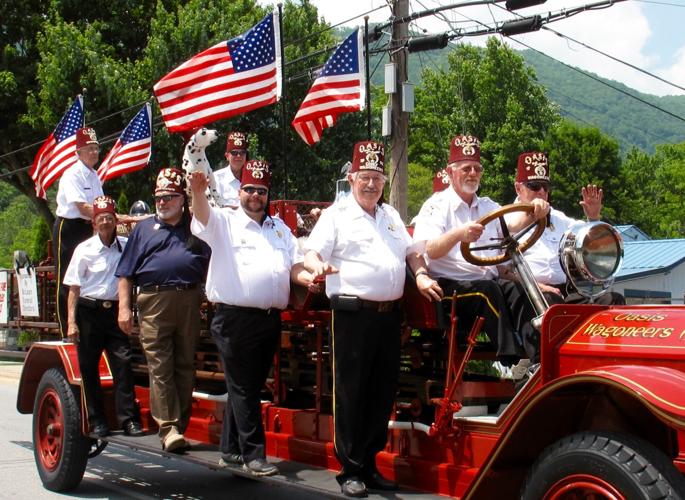 Shriners parade brings smiles to Maggie | Features | themountaineer.com