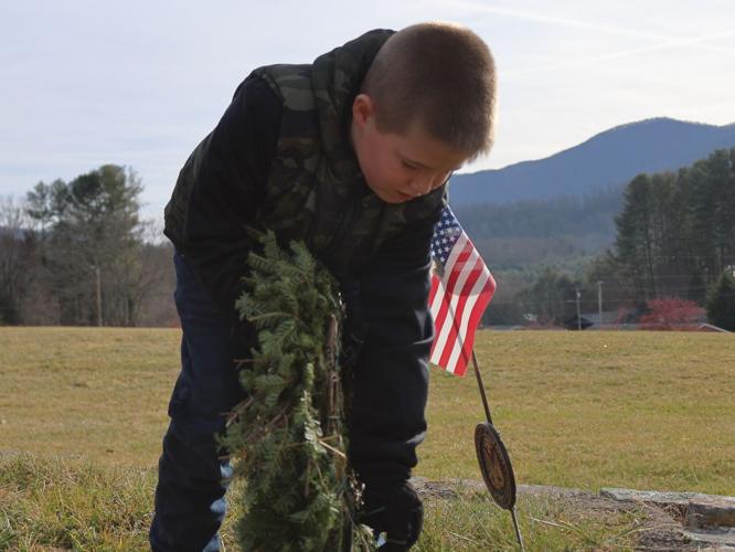Help lay wreaths on veterans graves in December | Holidays2025 ...
