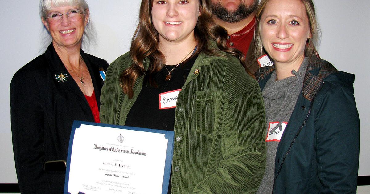 DAR chapter recognizes outstanding students | Life | themountaineer.com