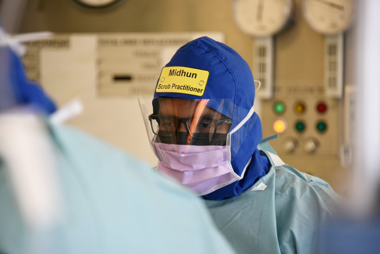 Hospital puts names on doctors’ hats to improve communication | Health ...