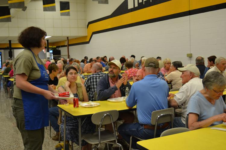 Cattlemen's beef roast ropes in great crowd | News | themountaineer.com