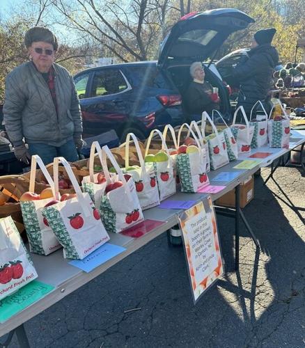Apple Bake-Off to be held in memory of Farmers Market icon | Outdoors ...