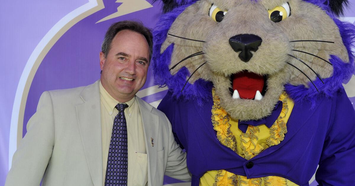 Helping spread the WCU message for 30 years | Life | themountaineer.com
