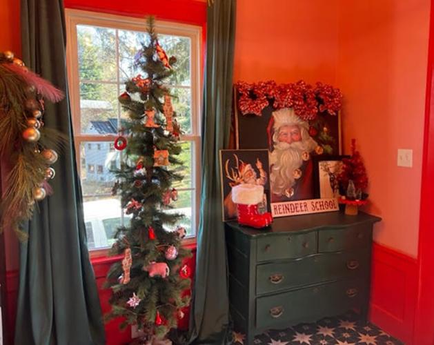 Get holiday decorating ideas on Canton Christmas Tour of Homes ...