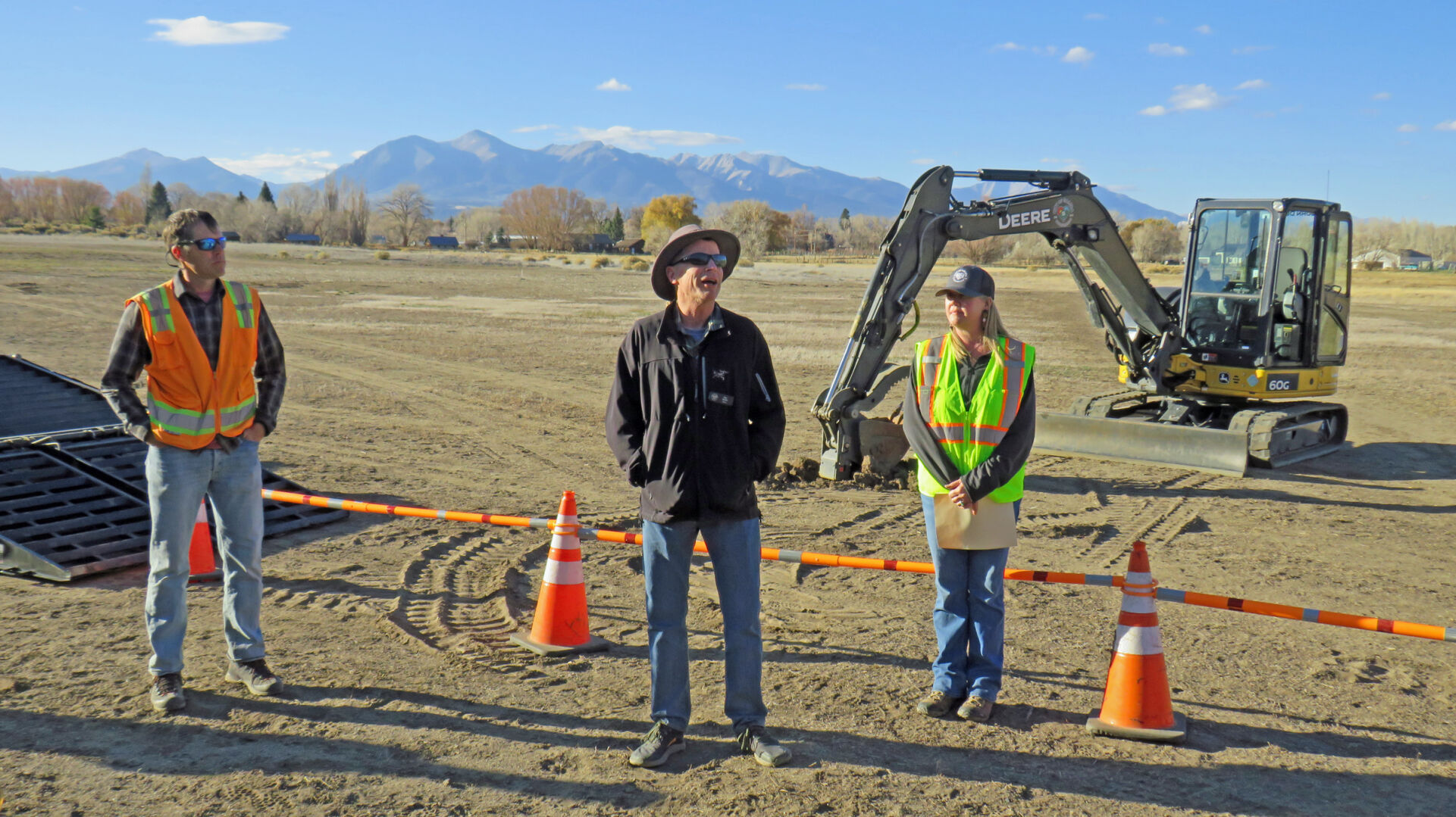 Shore, Doon and Lady at South Ark | | themountainmail.com