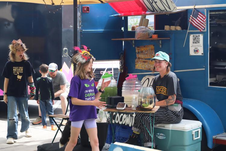 Bluegrass festival has 'unprecedented' crowd | Local News ...