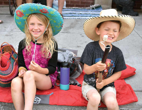 Kissel fire truck highlights FIBArk Parade | Free Content ...