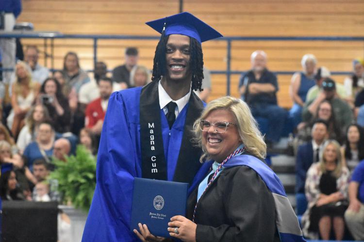 Harriman Class of 2024 shows appreciation for community | News ...