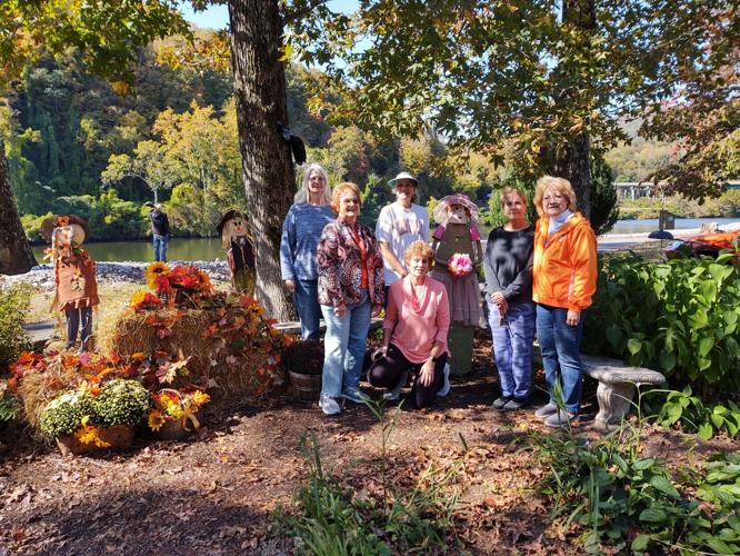 Harriman Garden Club sets up fall sculptures at Riverfront Park | News ...