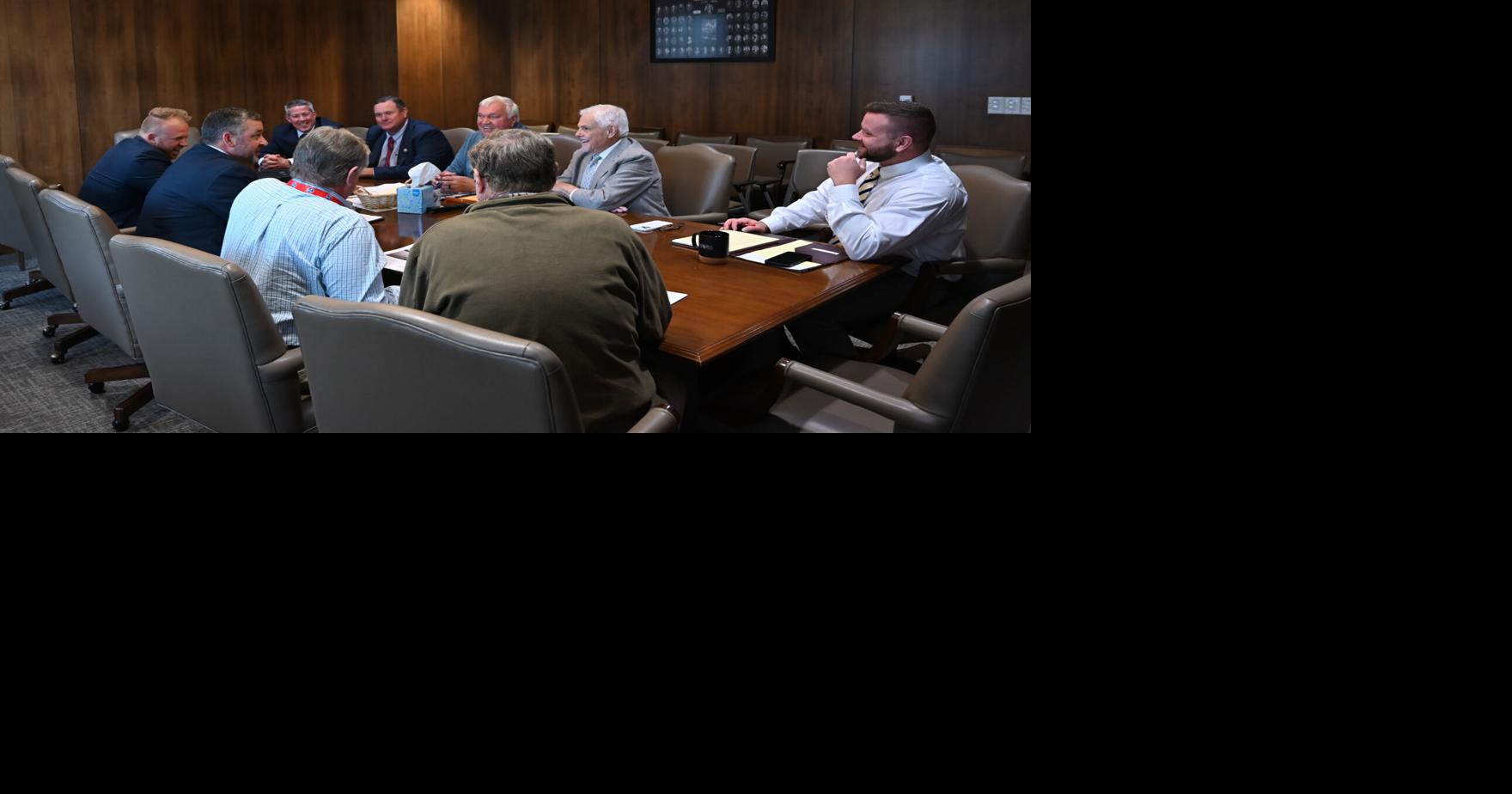 State Sen. Ken Yager meets with Roane County officials, TDOT | News ...
