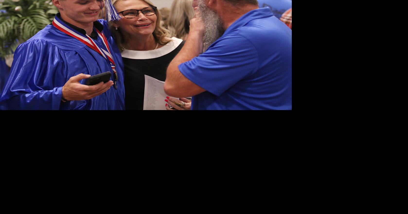 Congrats, grads! | Lafollette | themountainpress.com