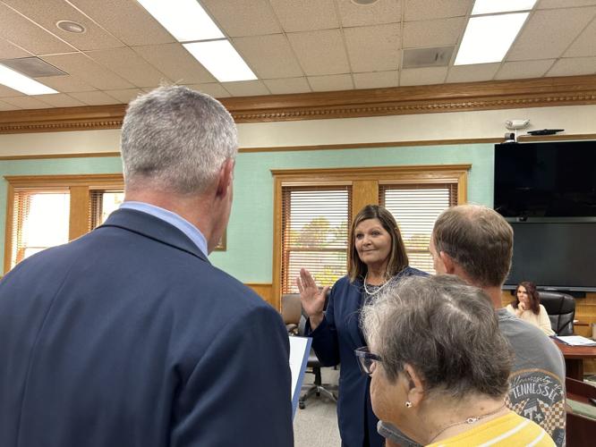 Elected officials sworn in at courthouse | News | themountainpress.com