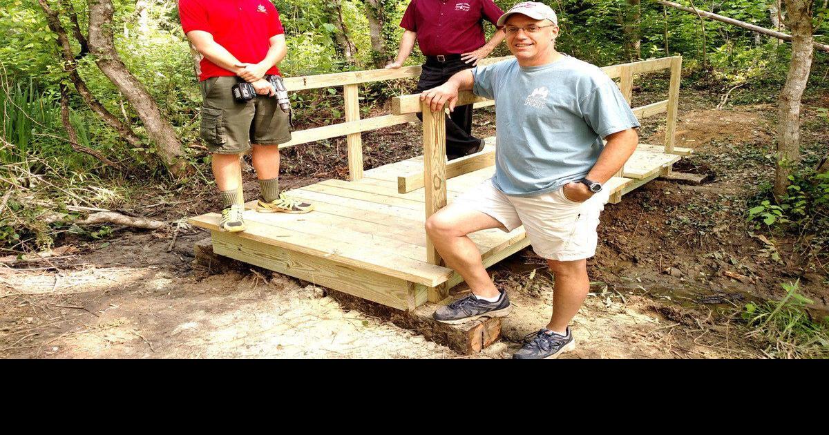 Scout bridges the gap between ponds and paths | News | themountainpress.com