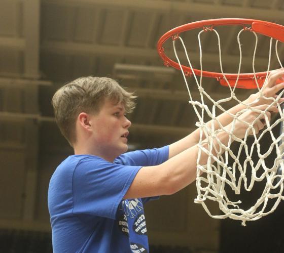 Jellico cutting down the nets | Lafollette | themountainpress.com