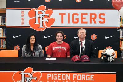 Pigeon Forge's Howard signs with Cumberland University | Sports ...