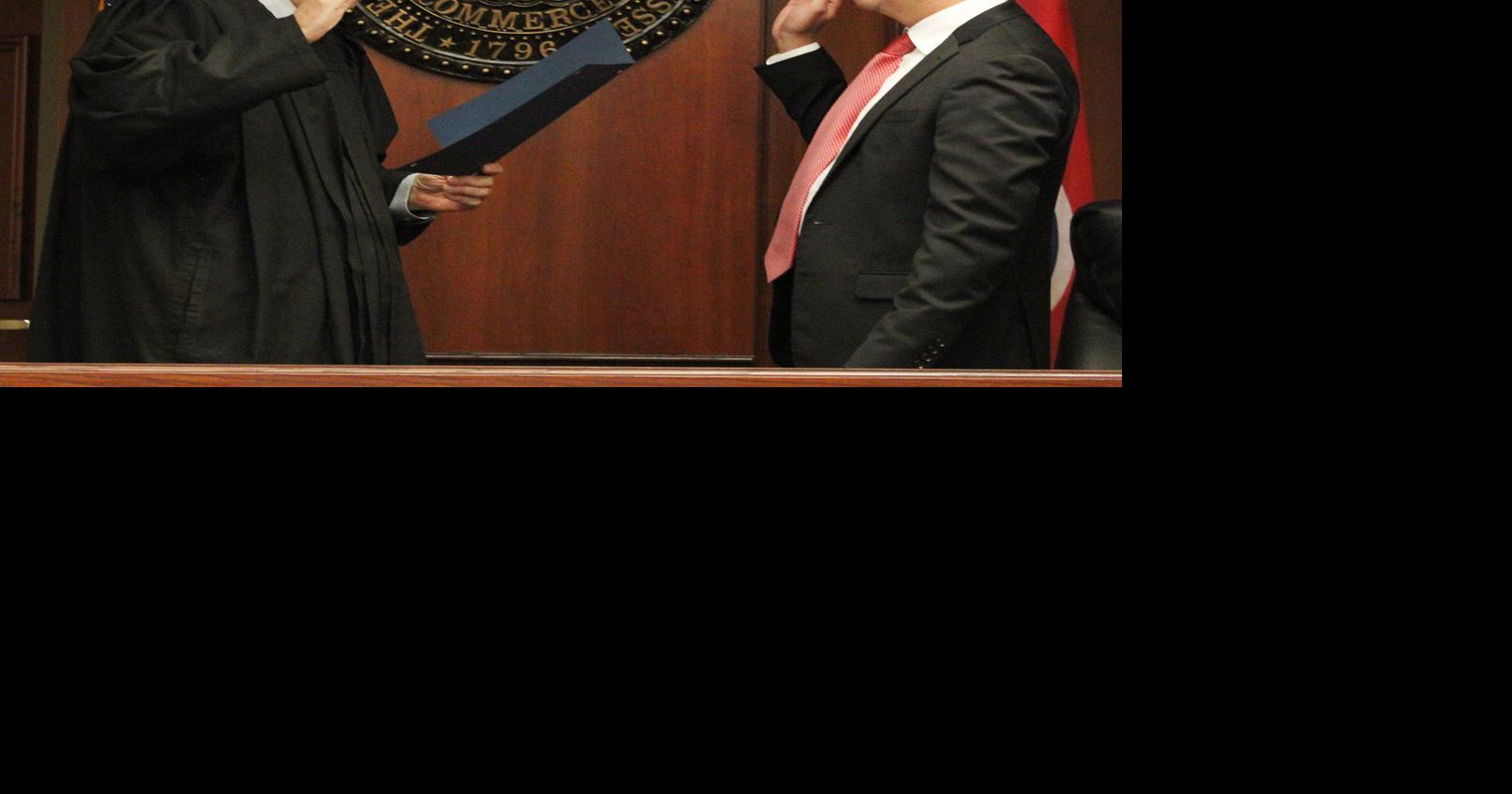 Bill Jones sworn in as new general sessions judge | Lafollette ...