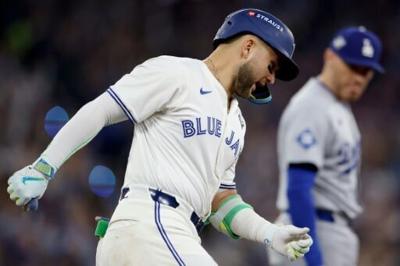 Mets sign Bichette after Tucker opts for Dodgers: reports | National ...