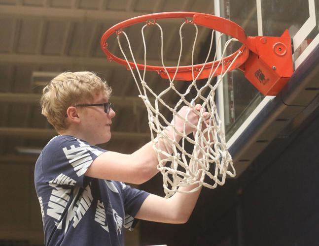 Jellico cutting down the nets | Lafollette | themountainpress.com