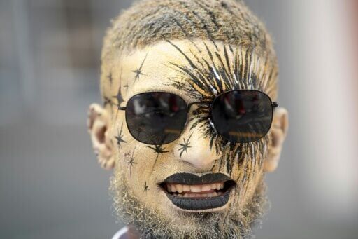 Thousands attend annual minstrel parade in S.Africa's Cape Town ...