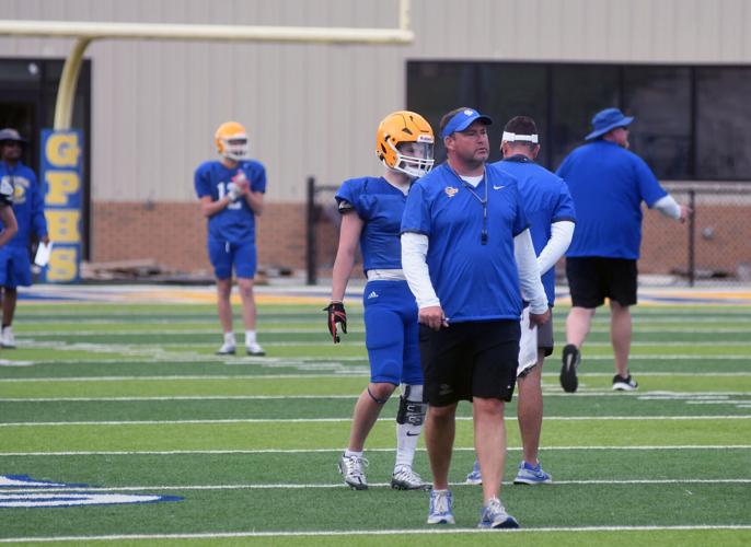 After three seasons, Waggoner resigns as Highlanders' head football ...