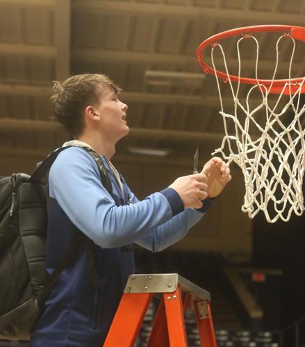 Jellico cutting down the nets | Lafollette | themountainpress.com