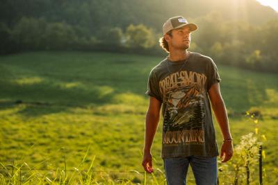 Gatlinburg Hosts Meet and Greet with ACM Nominee Conner Smith | News ...