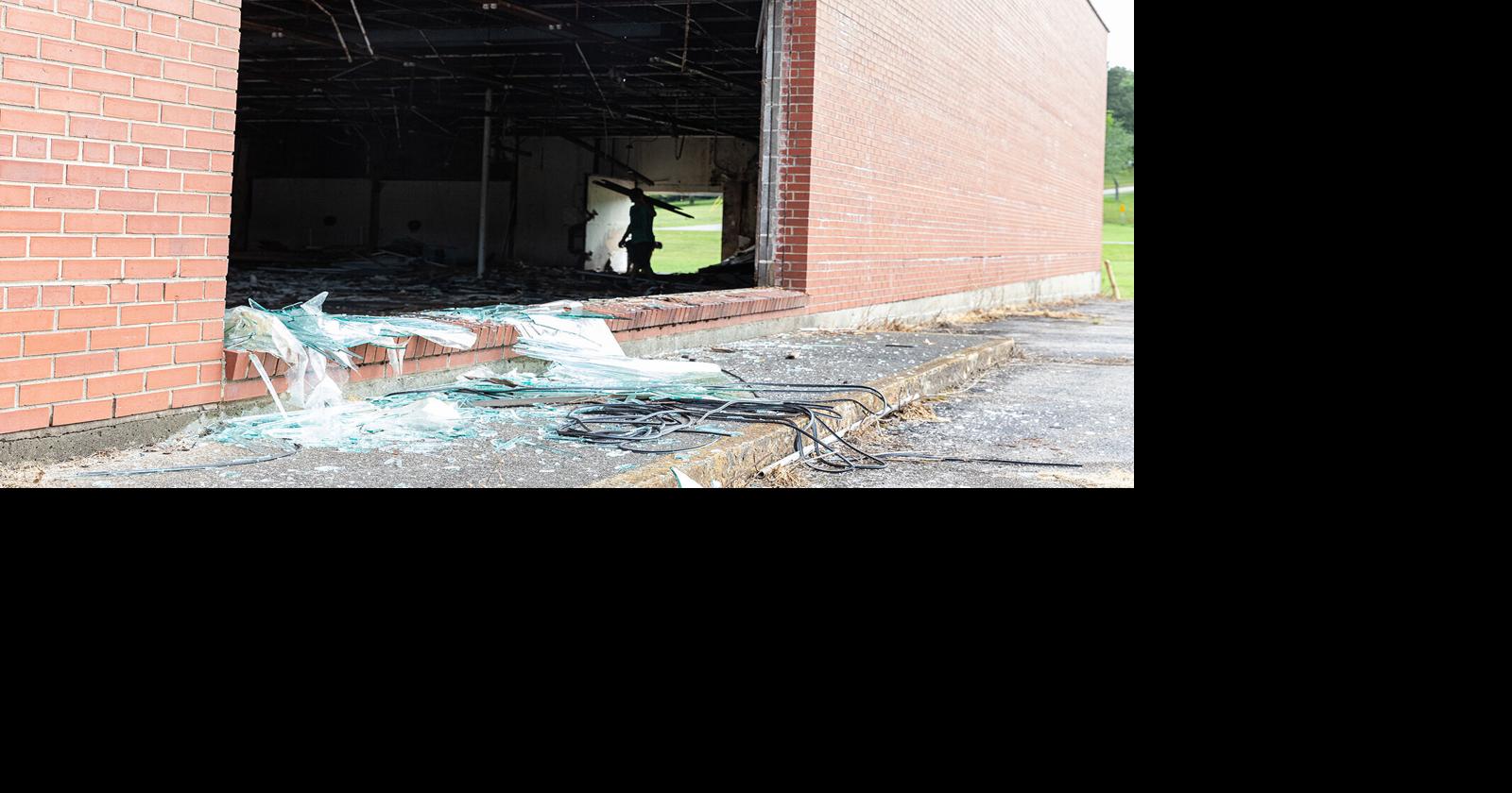 Demolition of Redmar Plaza underway | Local News | thenewsenterprise.com