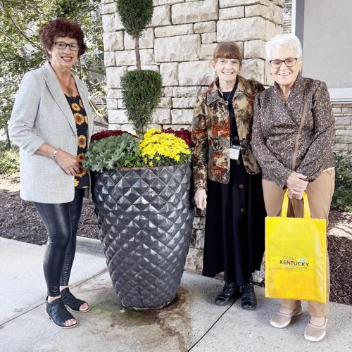 Potted Few members attend Dogwood District meeting | Neighbors ...
