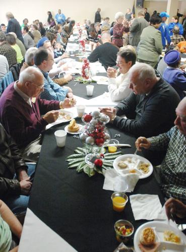 Mayor's breakfast attracts the masses | News | thenewsenterprise.com