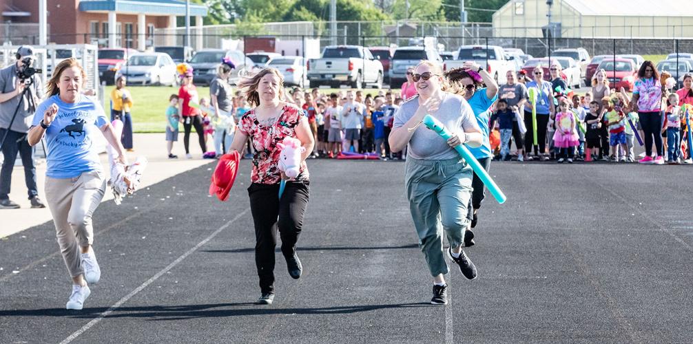 Off to the races: Preschool students get a taste of tradition with ...
