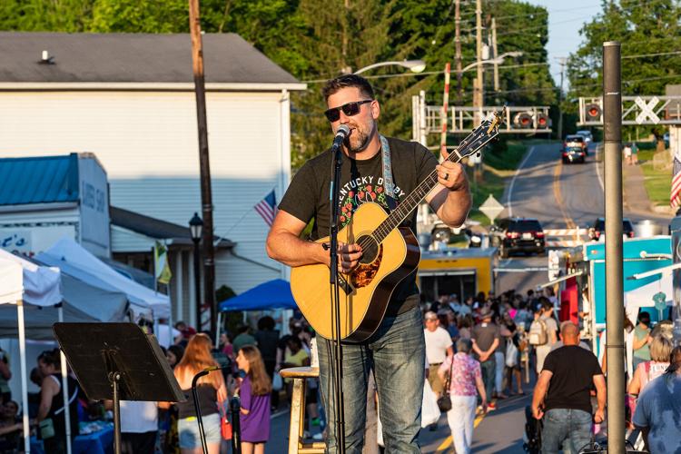 Crowds are back in downtown Vine Grove for First Fridays | Local News ...