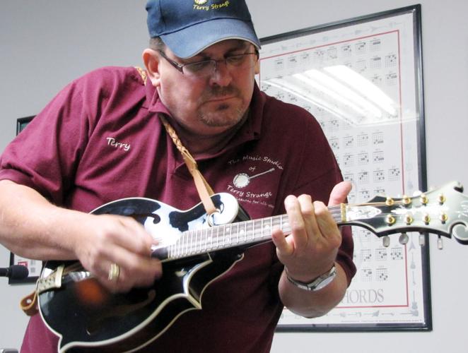 Contest stirs old-time fellowship | Local News | thenewsenterprise.com