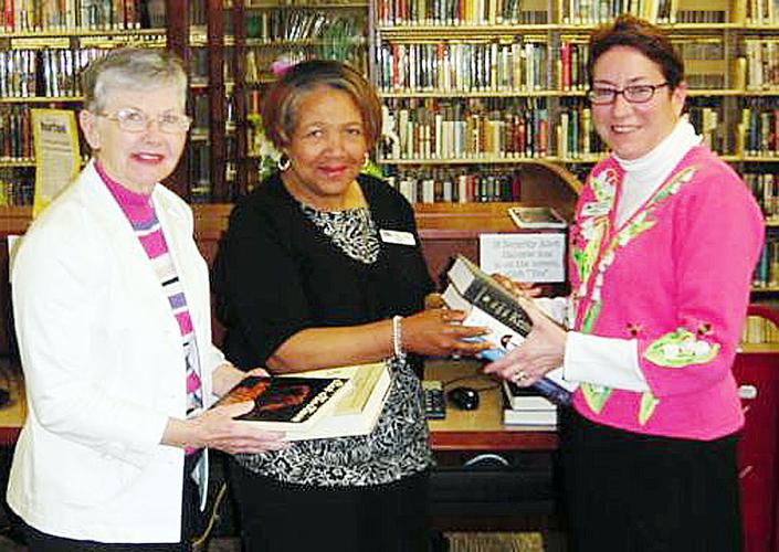 Woman’s Club members donate books | Neighbors | thenewsenterprise.com