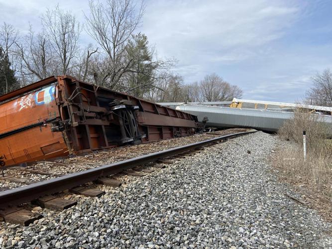 CSX train derails in Glendale | Local News | thenewsenterprise.com