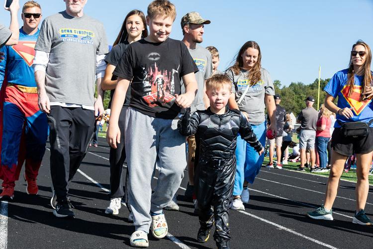 Buddy Walk raises money for Downs Syndrome Association of the Heartland ...
