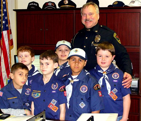Scouts tour Radcliff Police Department | Neighbors | thenewsenterprise.com
