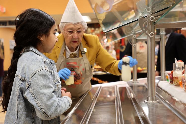 Fort Knox celebrates Thanksgiving with grand feast Wednesday | Local ...