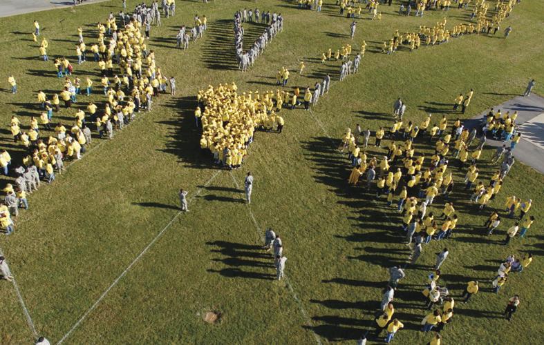 Human ribbon shatters world record | News | thenewsenterprise.com