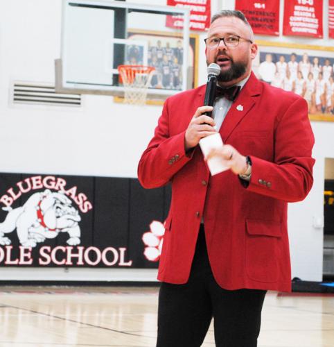 Sixth-grade students get glimpse of middle school experience ...