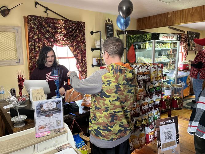 Smitty’s reopens to Vine Grove community | Local News ...