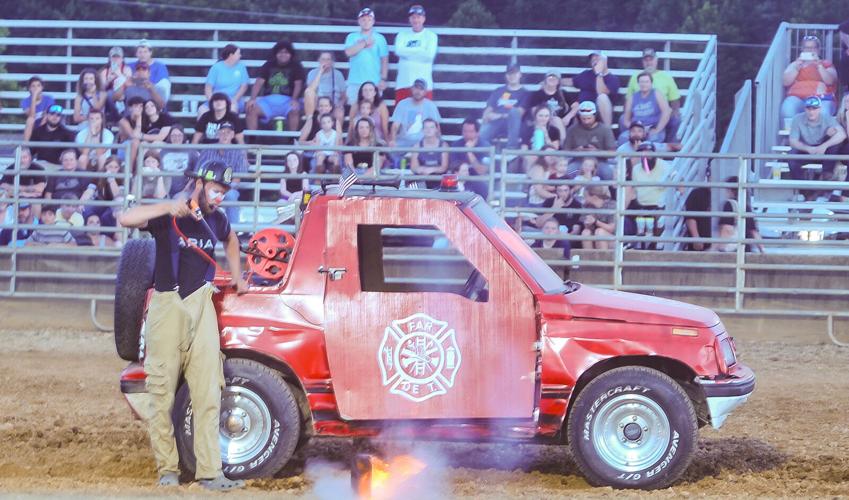 Bullwhip Rodeo owner has show, wedding in same day | Local News ...